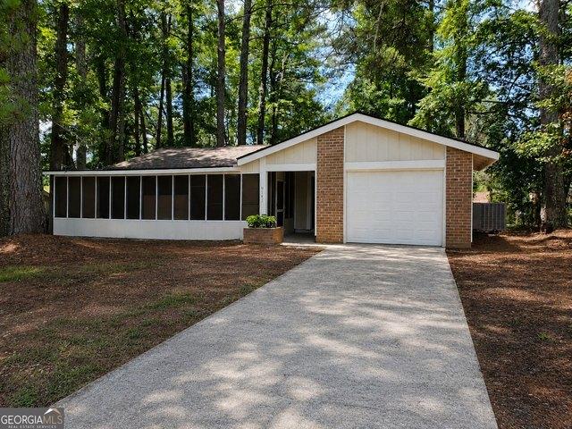 9141 Trail Ct, Jonesboro, GA 30238