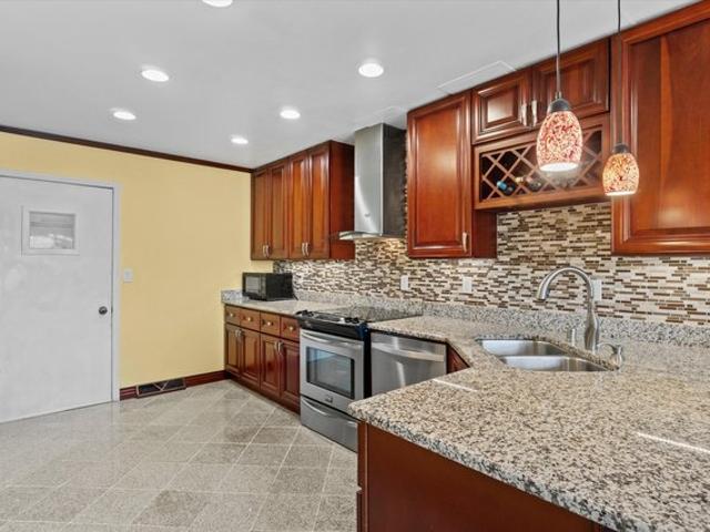 9143 N 70th St, Milwaukee, WI 53223