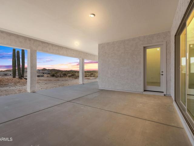 9143 w limestone mountain drive