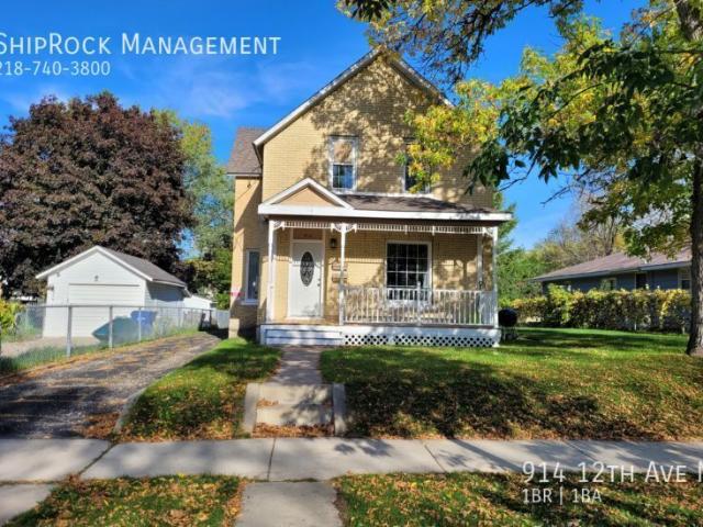 914 12th Ave N. Upper