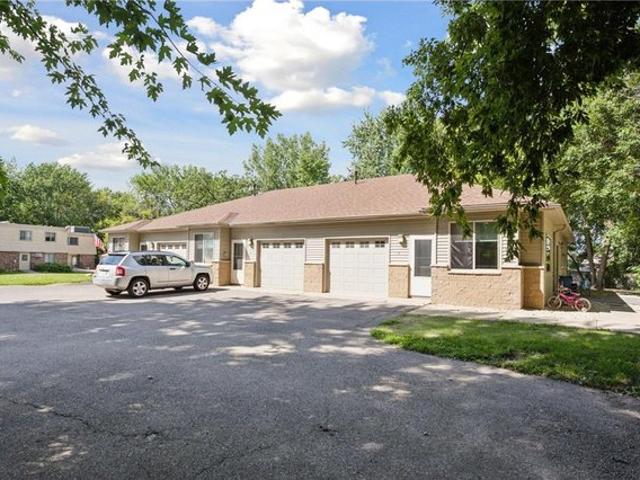 914 1/2 3rd Ave NE, Buffalo, MN 55313