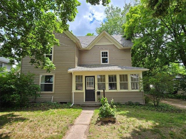 914 6th Ave E, Menomonie, WI 54751
