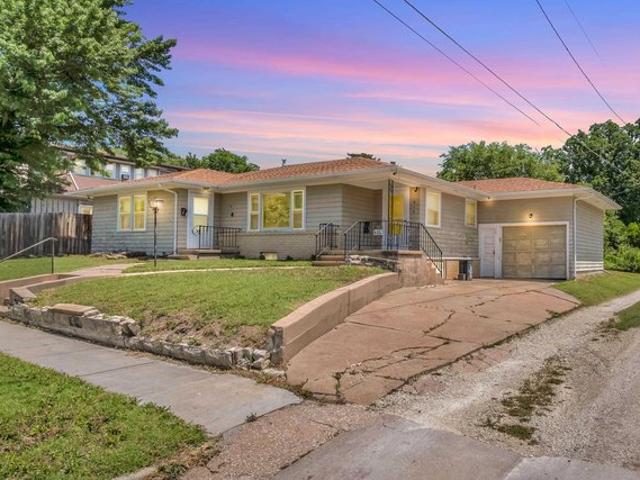 914 916 N Pine St, Newton, KS 67114