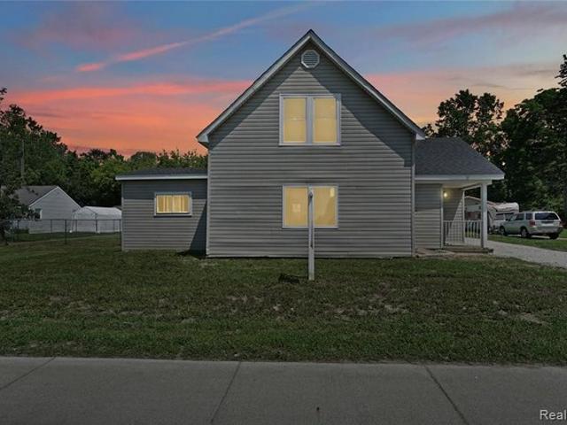 914 Chartier St, Marine City, MI 48039