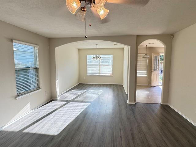 914 Crestmont Trail Drive