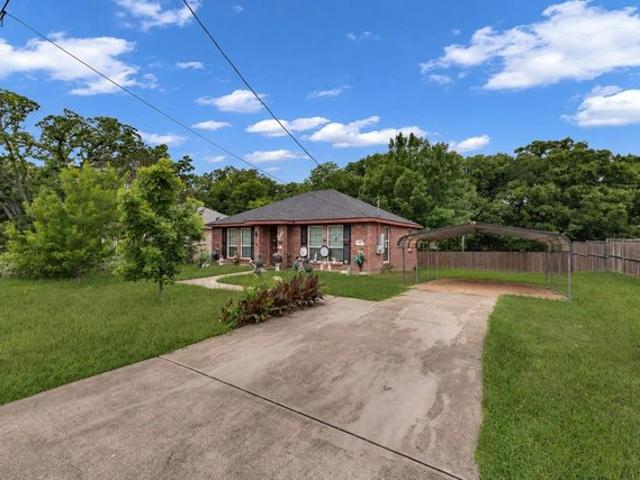 914 Armstrong Rd, Seagoville, TX 75159