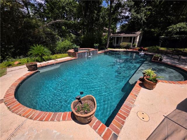 914 Beau Chene Drive