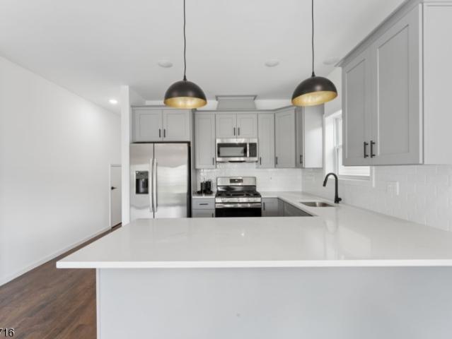 914 Bergen St # 1