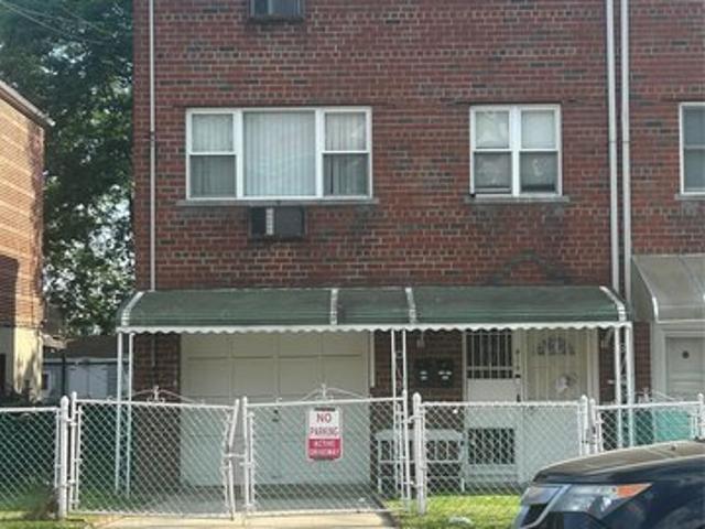 914 E 211th St, Bronx, NY 10469