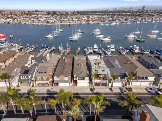914 E Balboa Blvd, Newport Beach, CA 92661