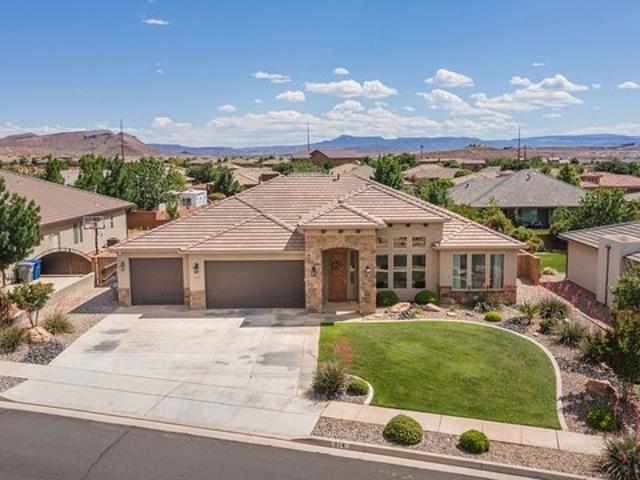 914 E Black Oak Dr, Washington, UT 84780
