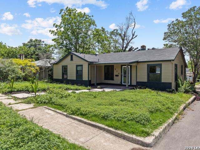 914 Halliday Ave
