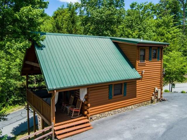 914 High Mountain Way, Gatlinburg, TN 37738