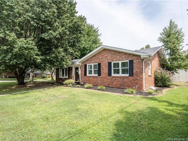 914 Longfield Dr, Clarksville, IN 47129