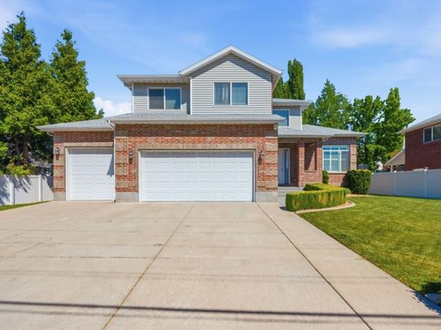 914 N 400 W, Centerville, UT 84014