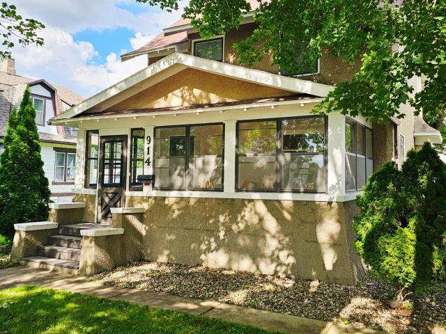914 N 4th Street
