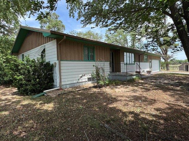 914 N Burmac Rd, Burrton, KS 67020