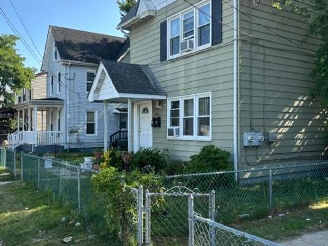 914 N High Street