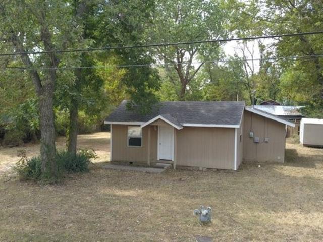 914 S D St, Rogers, AR 72756