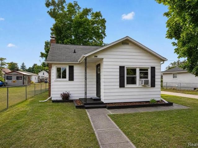 914 State St, Owosso, MI 48867
