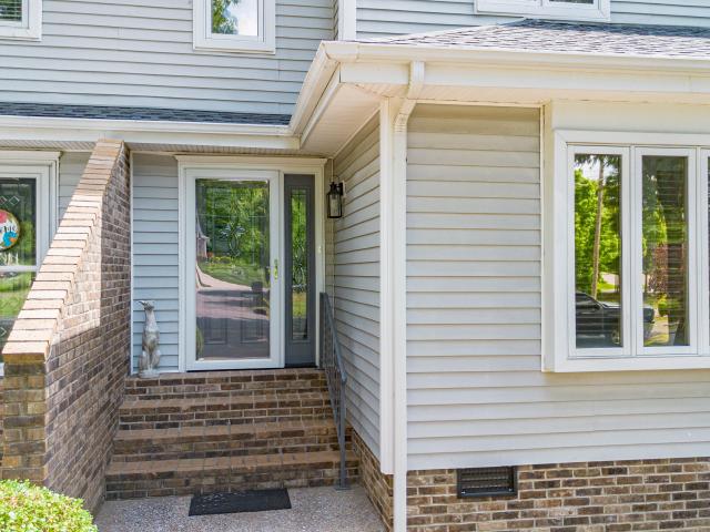 914 Stonebrook Drive