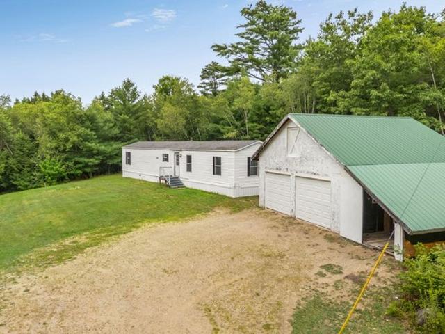914 Pond Rd, Wales, ME 04280