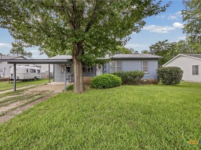914 Plum St, Lockhart, TX 78644