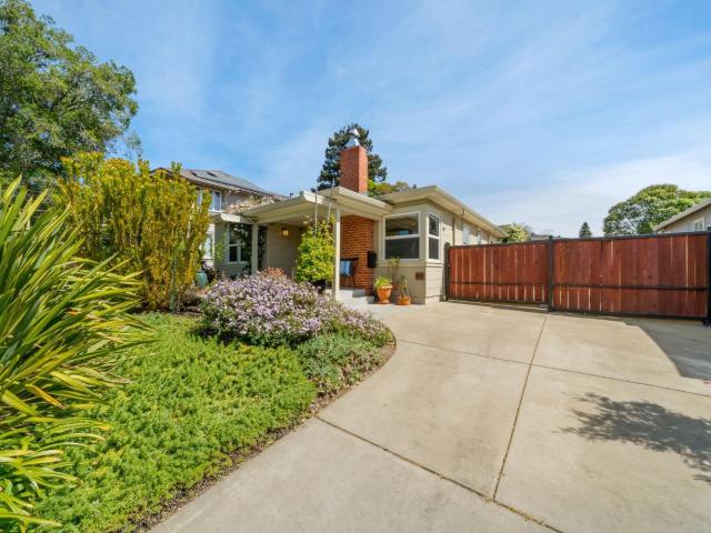 914 W 6th St, Benicia, CA 94510 | MLS #326025 | Compass