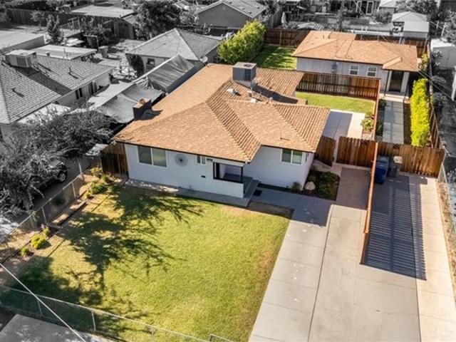 914 W Cambridge Ave, Fresno, CA 93705