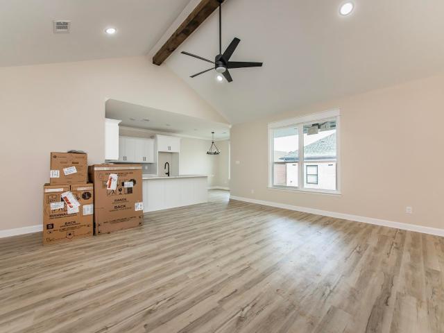 914 W Dell Vista Cove