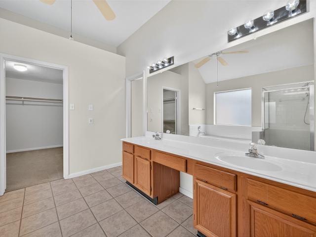 914 W Peach Hollow Cir, Pearland, TX 77584 | MLS #85573
