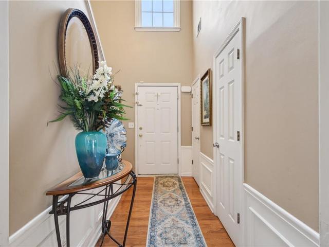 914 Wenham Lane