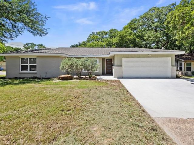 914 Vine St, Euless, TX 76040