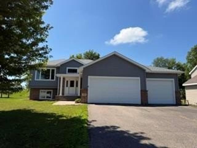9155 Fairway Hill Dr, Elko New Market, MN 55020