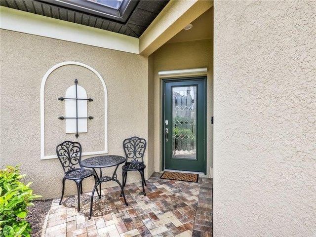 9157 Glenforest Dr, Naples, FL 34120