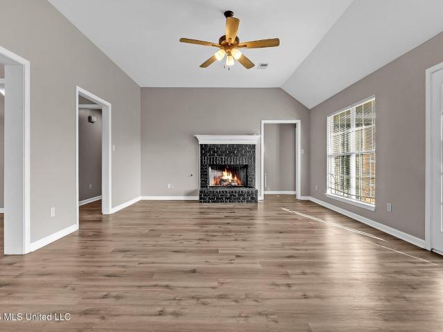 9158 Lakeside Drive