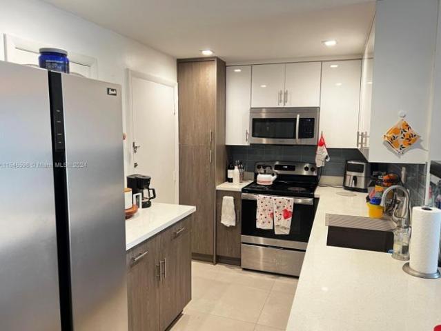 9159 SW 77th Ave #311, Miami, FL 33156
