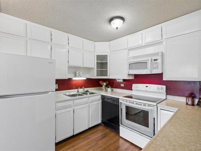 9150 E Center Avenue # 4B