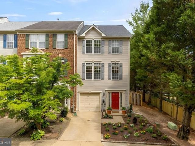 9151 Silvershadow Ct, Lorton, VA 22079