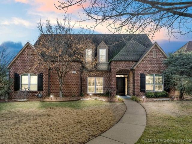 9152 E 103rd St, Bixby, OK 74133