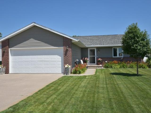 915 11th Ave, Kearney, NE 68845