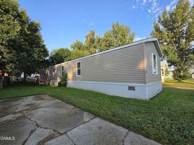 915 6th Ave NW, Williston, ND 58801
