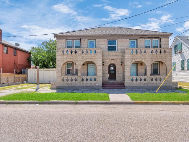 915 8th Street