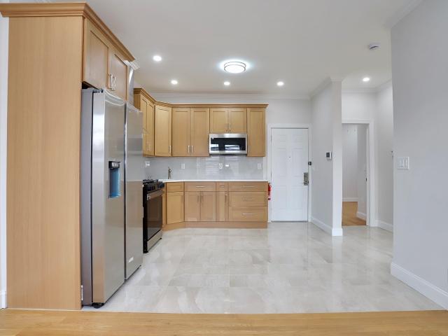 915 Central Ave # 2