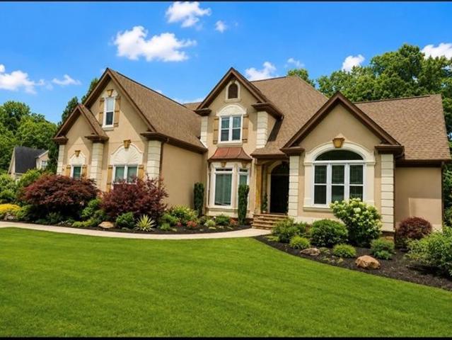 915 Champions Fairway Dr, Alpharetta, GA 30004