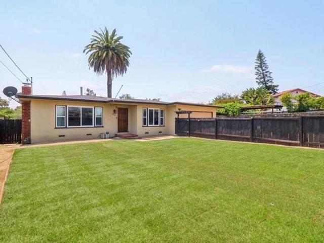 915 Crest View Dr, Vista, CA 92081