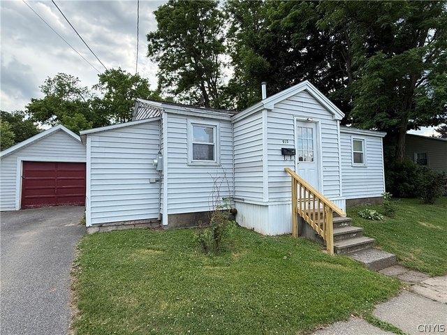 915 Arcadia Ave, Utica, NY 13502