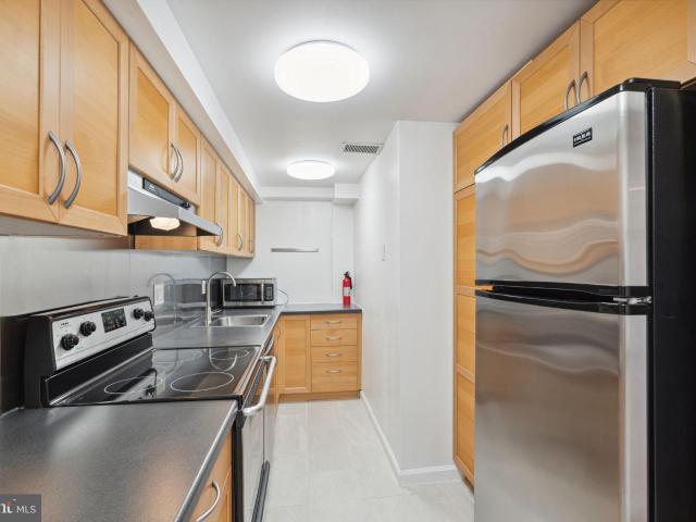 915 Bainbridge St, Unit 205, Philadelphia, PA 19147 | MLS #PAPH2616