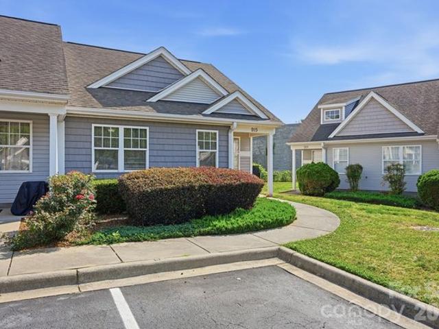 915 Barracuda Ave, Statesville, NC 28677