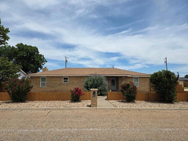 915 Brookside St, Sweetwater, TX 79556